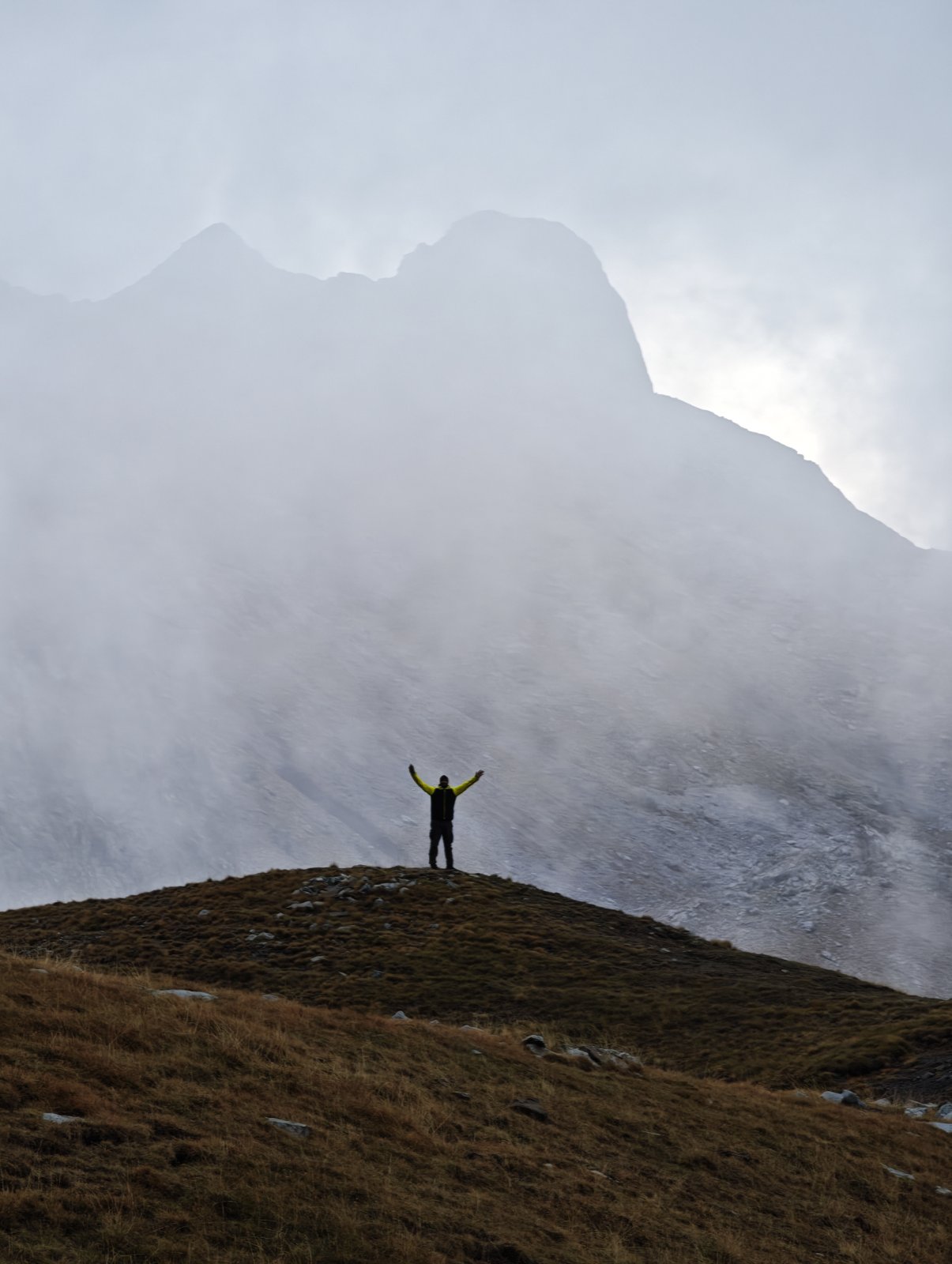 Exceptional team climb to Vardousia mountains! » Akeydor Limited